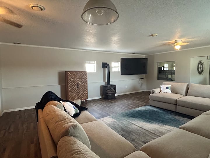 The Palace - Bismarck, ND