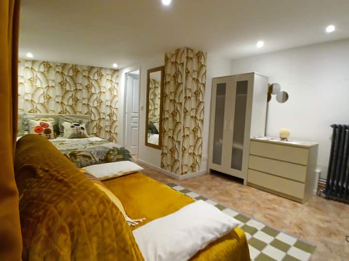 Campus Casa             Parking Gratuit 24/24 - Pau, Francia