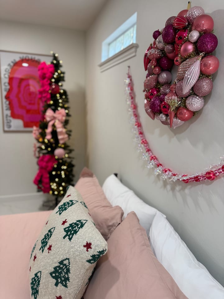 Bright Side Studio — Cozy Holiday Hideout - Midland, TX