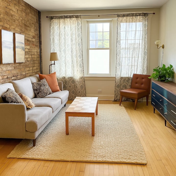 Charming Apartment In Vibrant Pilsen - Chicago
