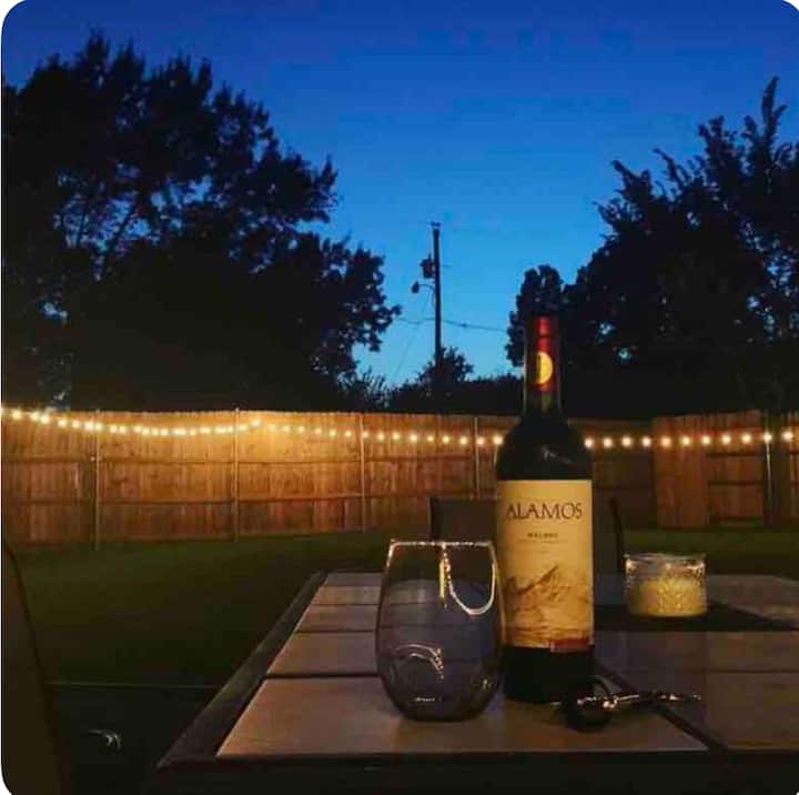 Lakehouse~ Beautiful,4bdrm,hot Tub!~addtl Parking. - Denton, TX