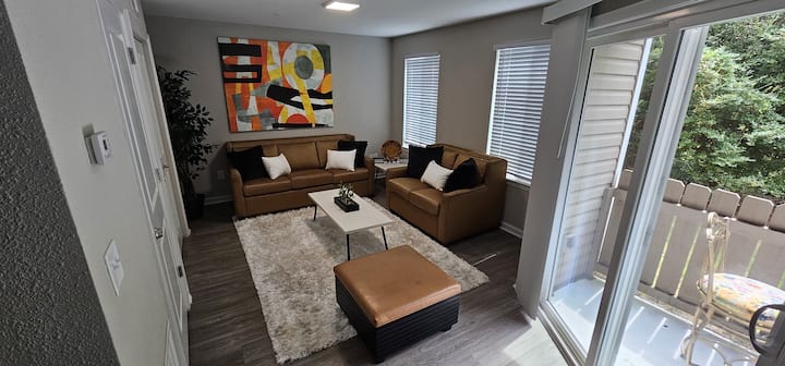 Apartment With Excellent Location - Dunwoody, GA