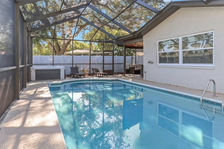 Family Retreat Near Clearwater Beach - Safety Harbor