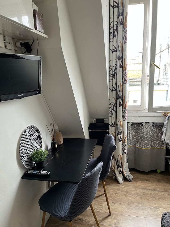 Charmante Studette à Madeleine - Paris