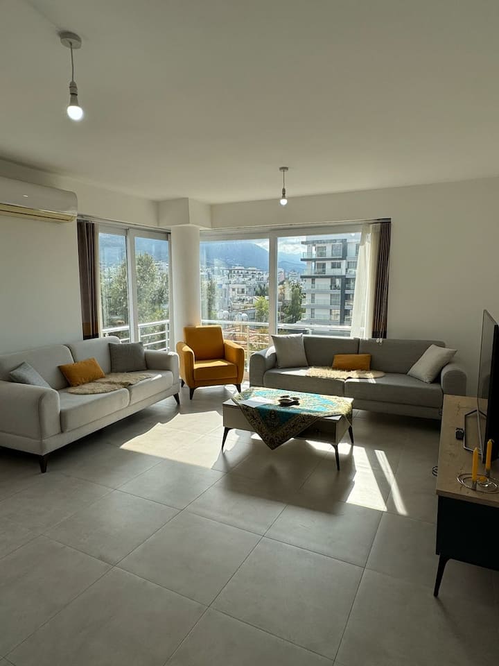City Center Comfort, 2br In City Close To Casino - Кирения