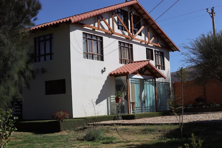 Casa De Campo Familiar Cerca De La Angostura - Bolivia
