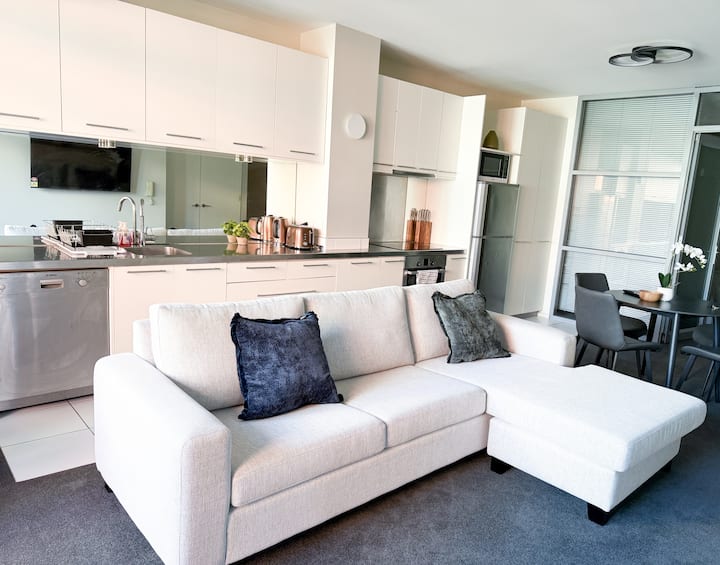 Elegant City Central Living - Northland