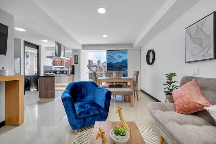 Spacious Family Apartment In Laureles/central - Medellín
