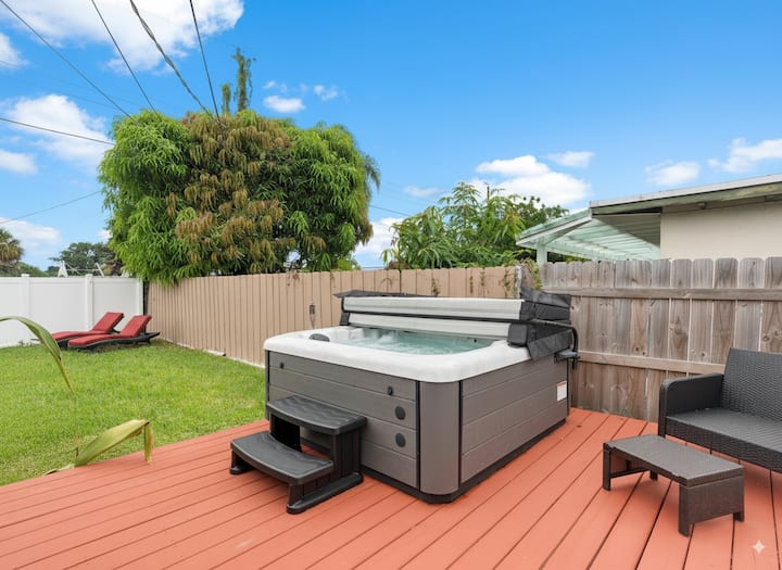Paradise 2bed 2bath Oasis W/private Hot Tub! - Boynton Beach