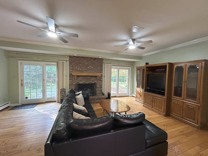 Peaceful Countryside Retreat In Cream Ridge - Allentown, NJ