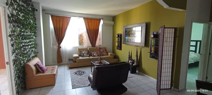 Cómodo Departamento, Cerca Al Terminal-parqueadero - Santo Domingo