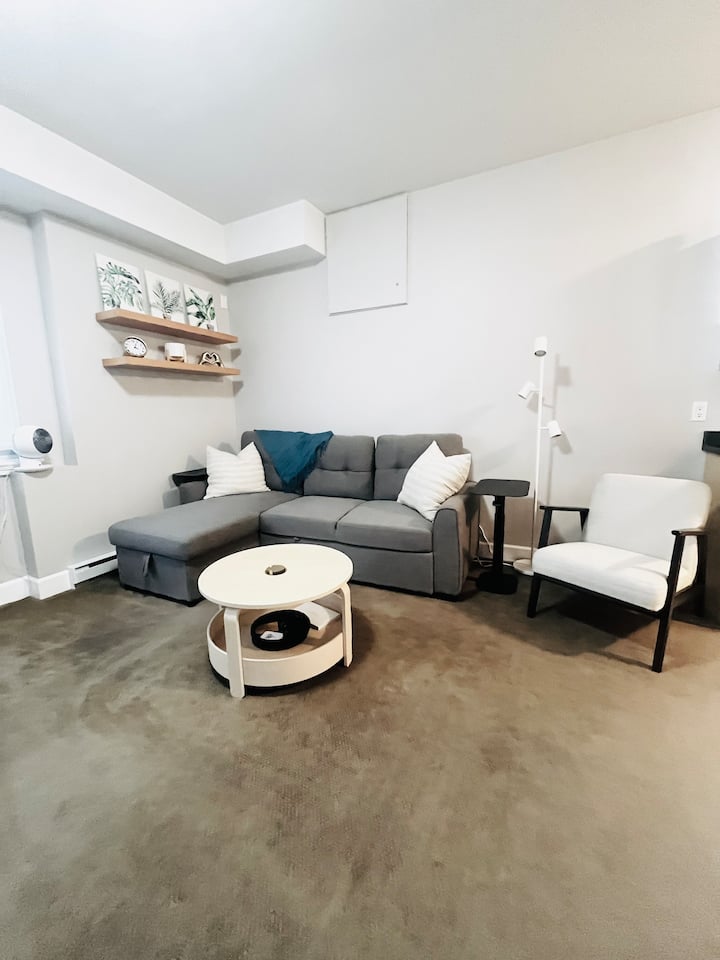 Hillside Hideaway - Air Conditioning- Sleeps 4! - Langford