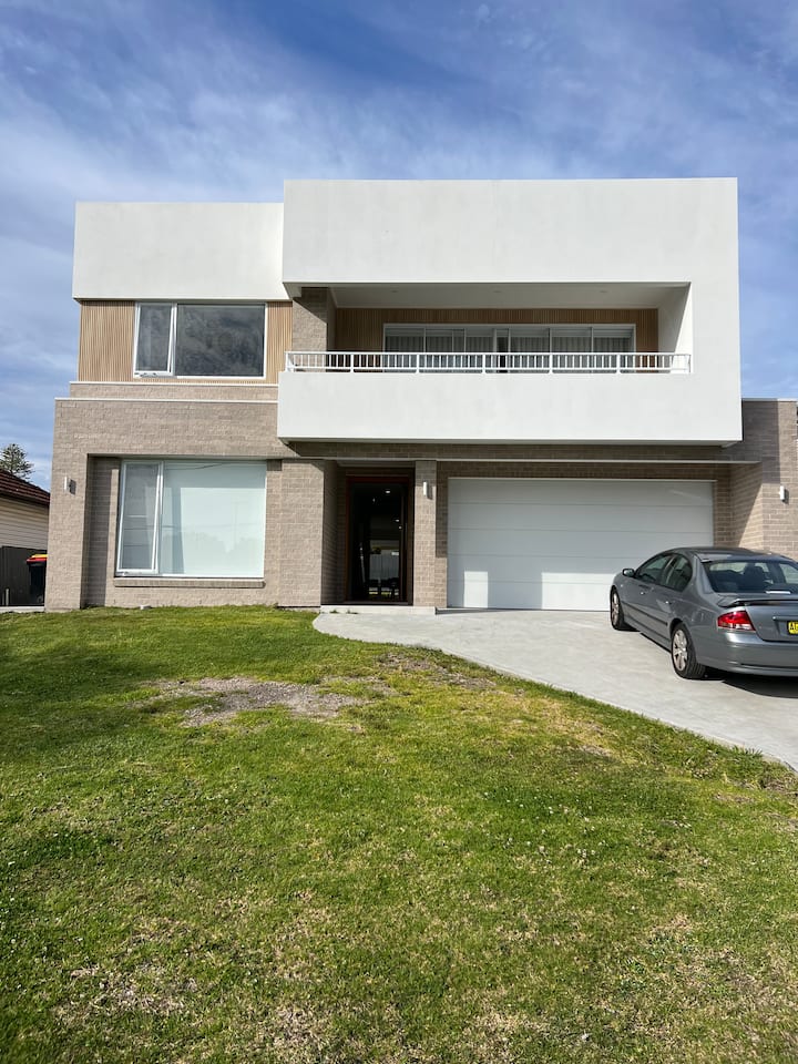 Modern Coastal Luxury House - Narrabeen