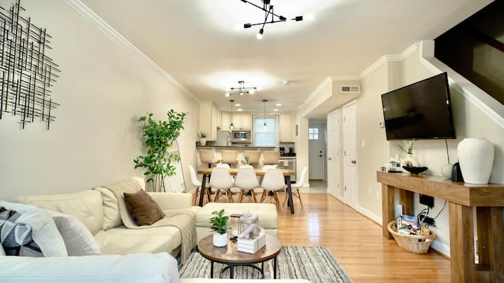 Alexandria Retreat Minutes From Washington Dc - Alexandria, VA