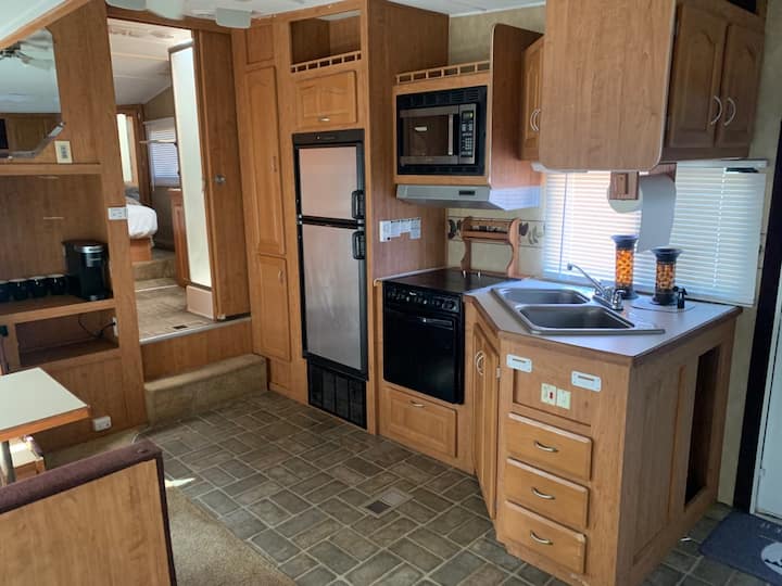 Cozy & Cost Friendly Rv (#6) - Longview, TX