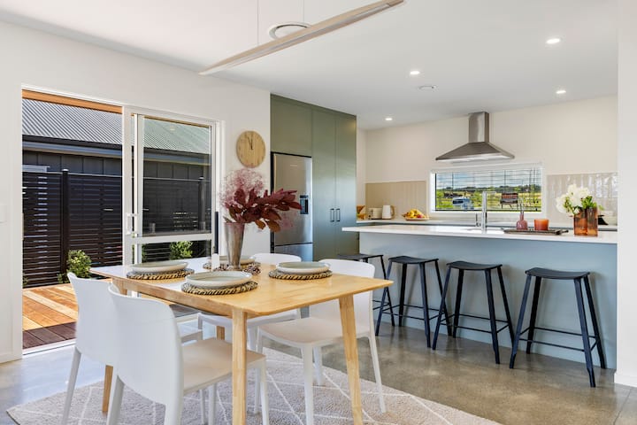 Serene Stays Taupo. - Taupo