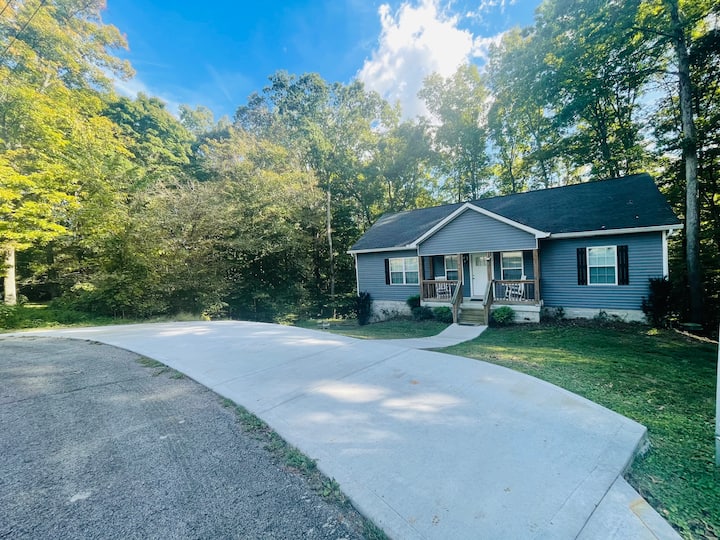 Montgomery Manor - Montgomery Bell State Park, Burns