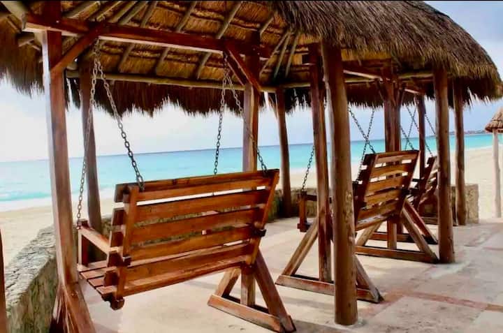 Beach View Apartment With Amazing Sunrises - Cancún