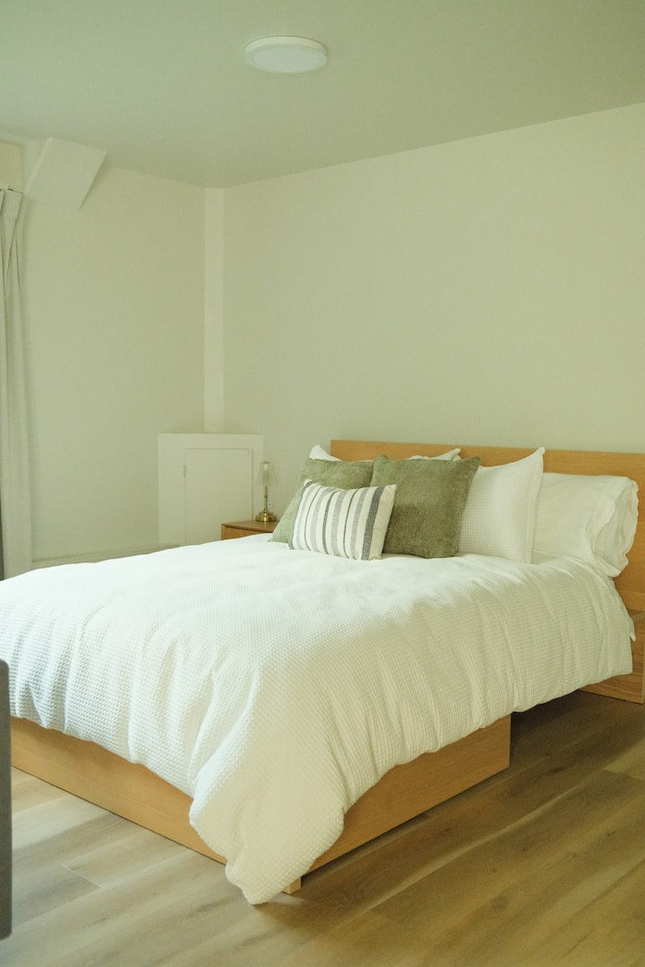 New Cozy Cottage Studio - Campbell River