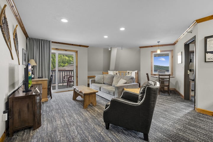 Selkirk Premier Queen - Top Floor 1br Retreat - Sandpoint, ID