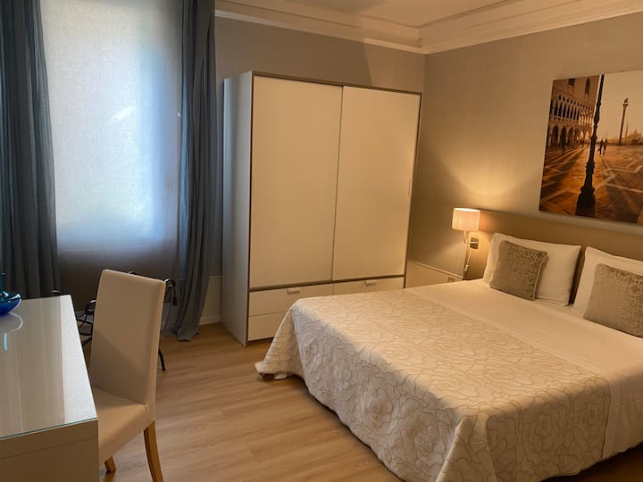 Near The Railway Station Quiet And Air-conditioned - Venecia