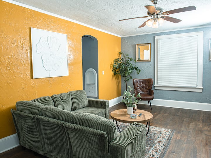Quiet 2br • King Bed • Pool Table • Free Wi-fi - Montgomery, AL