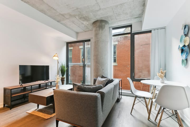 Stylish 1br Condo In The Heart Of King West - Toronto