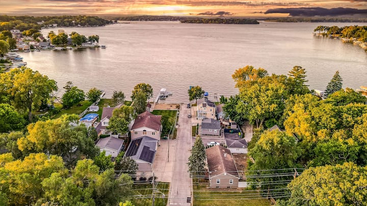 3/1.5 Furnished Rental Home In Heart Of Fox Lake - Fox Lake, IL