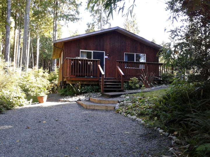 Little Bear Cabin At Raven's Moon - Ucluelet