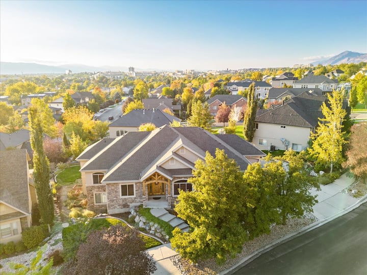 Provo Peaks- Big Home! 2 Kitchens! Pet Friendly! - 프로보