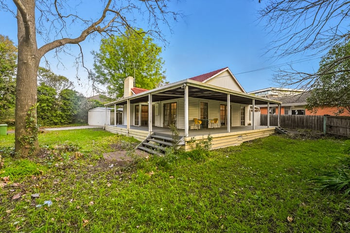 Relaxing Ringwood Getaway Near Mullum Mullum Trail - Forest Hill