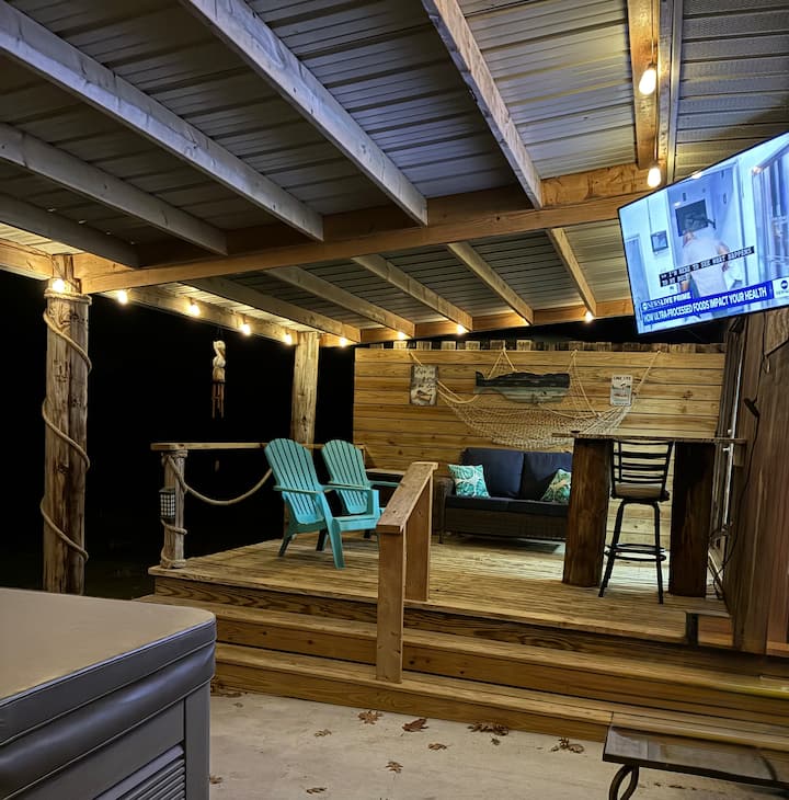 Cedar Lake Retreat B - Carbondale