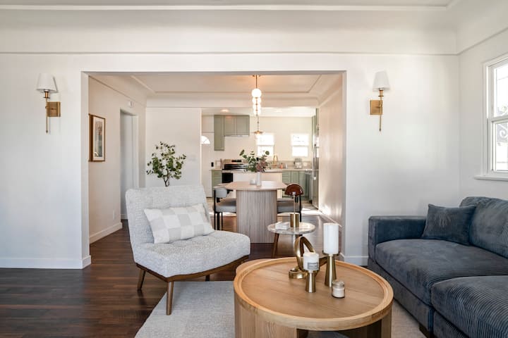 Modern Luxury Home • Minutes From Sofi Stadium! - Hawthorne, CA