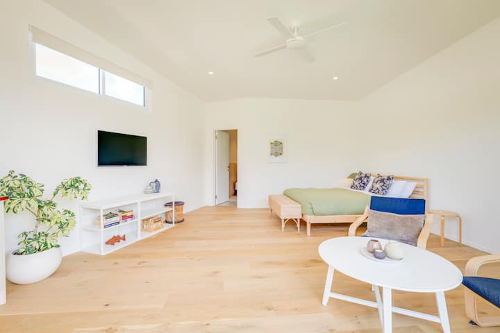 Ideally Located Modern Studio Apartment - Dunsborough