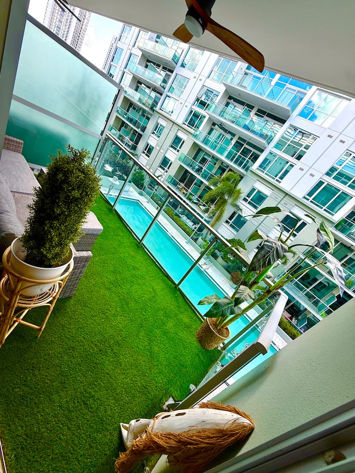 Lux 2br/2ba Channelside Condo | Pool, Sauna, Gym - Tampa, FL