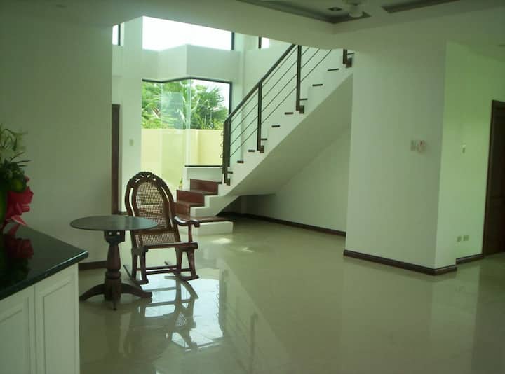 Island Living In Beautiful Villa In Whitesands - Lapu-Lapu City