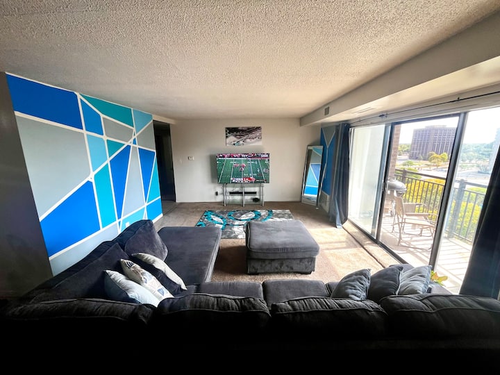 Spacious 1br 2ba Condo W/ Balcony! The Lion’s Den - Southfield, MI