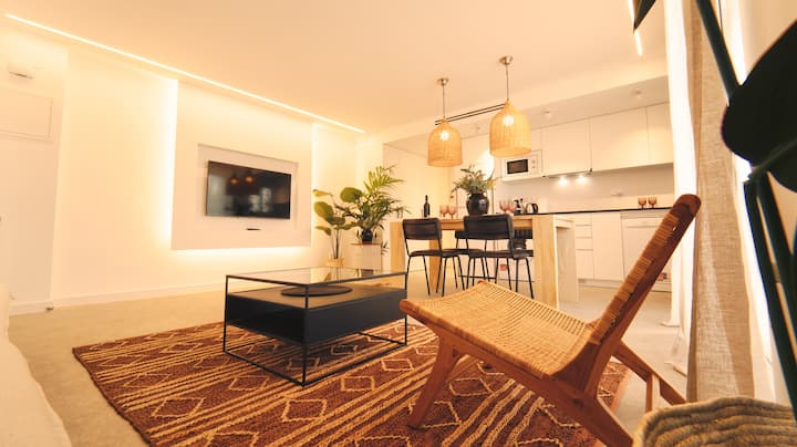 Seahomes Vacations - Seafront Design Apt + Pool - Santa Susanna
