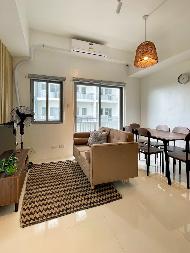 Serene Stays 2 Br Unit - Iloilo City