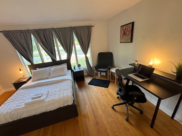 Modern Spacious Queen Bed. Near Downtown Ottawa. - Ottawa