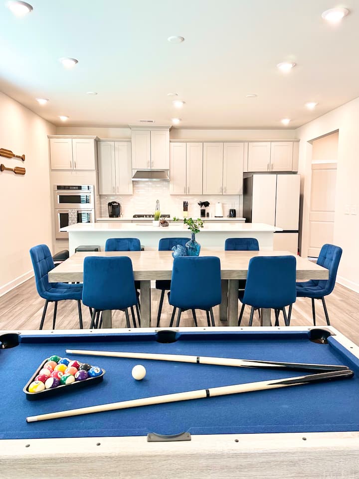 Luxury Charlotte Oasis • Relax & Play • Pool Table - Lake Wylie, SC