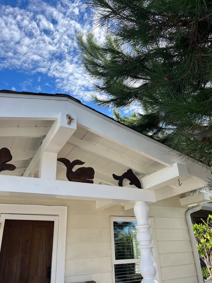 Cozy Beach Home! Only 2 Min Walk To Sandy Shores - Huntington Beach, CA