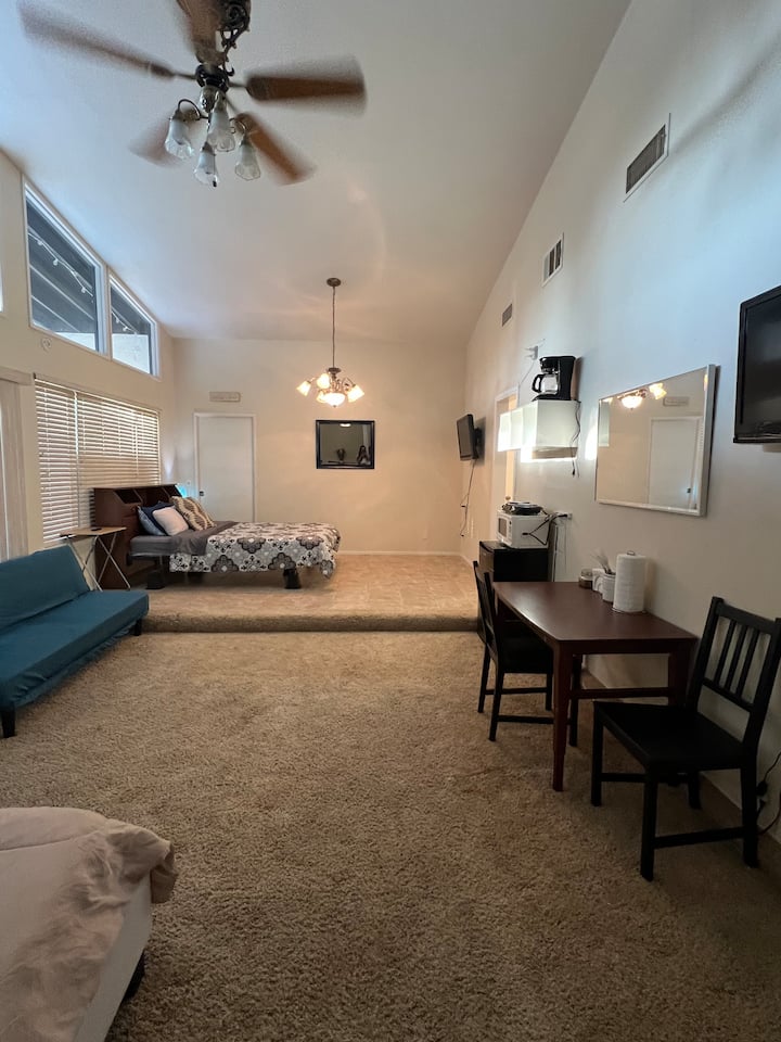 Cozy Fam Studio - Lancaster, CA