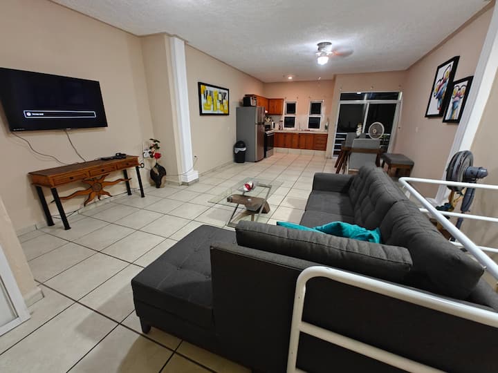 Just A 5 Minute Walk From The Center. - Tlaquepaque