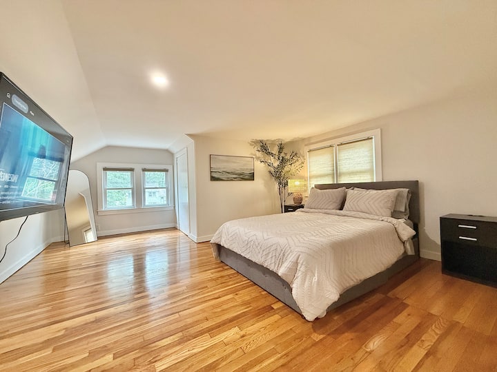 North Haven Central Room, Universities, Hospitals - Wallingford, CT