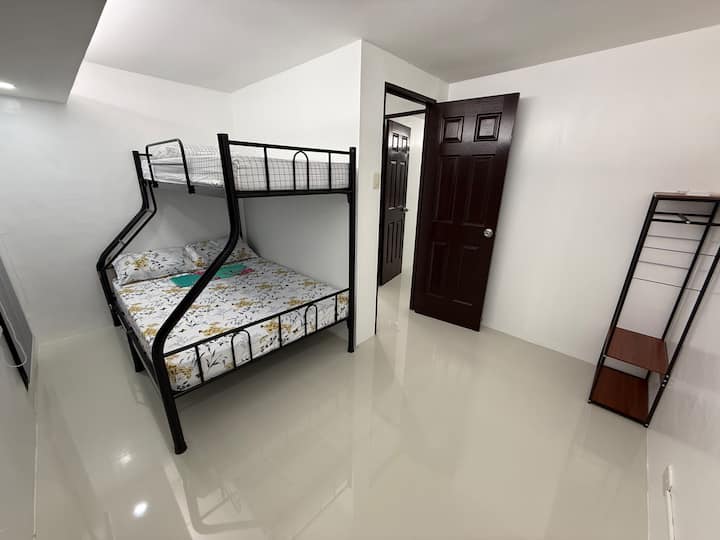 Buddy's, Full Ac W/free Parking Garage - Angeles