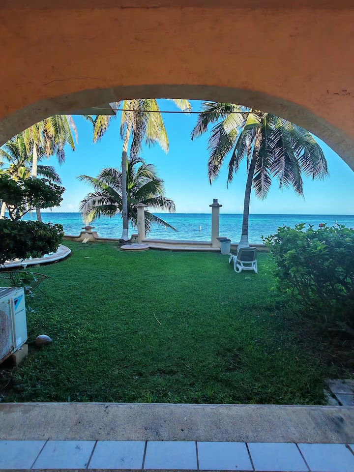 Departamento Dos Pisos Frente De La Playa Vista - Isla Mujeres