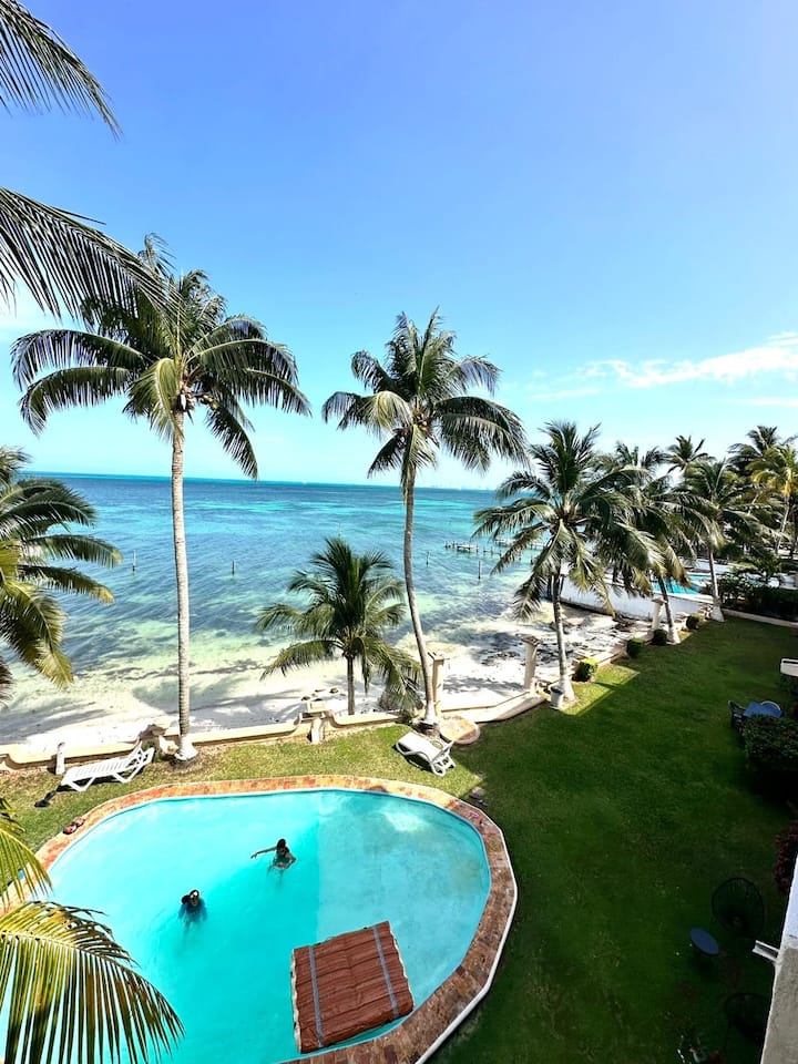 Departamento Dos Pisos Frente De La Playa Vista - Isla Mujeres