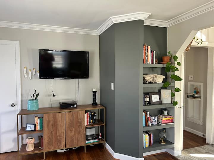 Sweet East Nashville Cottage (Fully Fenced Yard) - Nashville, IN