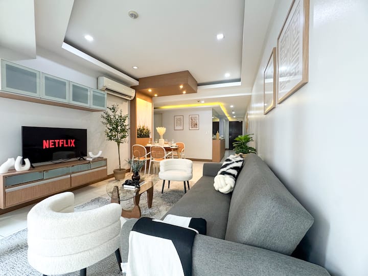 2br Luxury Suite Linked To Venice Mall+freeparking - Taguig